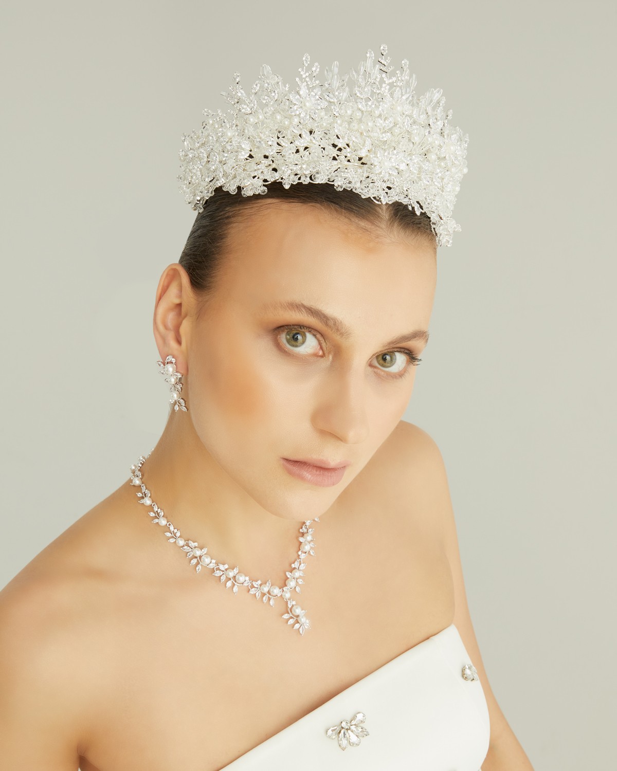Brita Zircon Stone And Pearl Bridal Crown Buy Now.